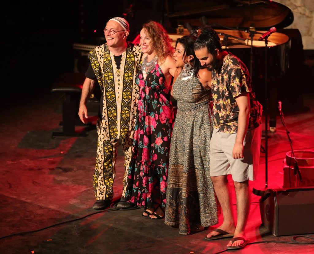 Article dans Festival de la chanson kabyle | Syna Awel